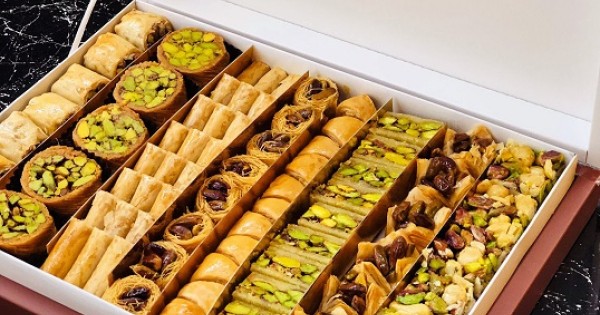 Assorted Arabic Sweets 750g